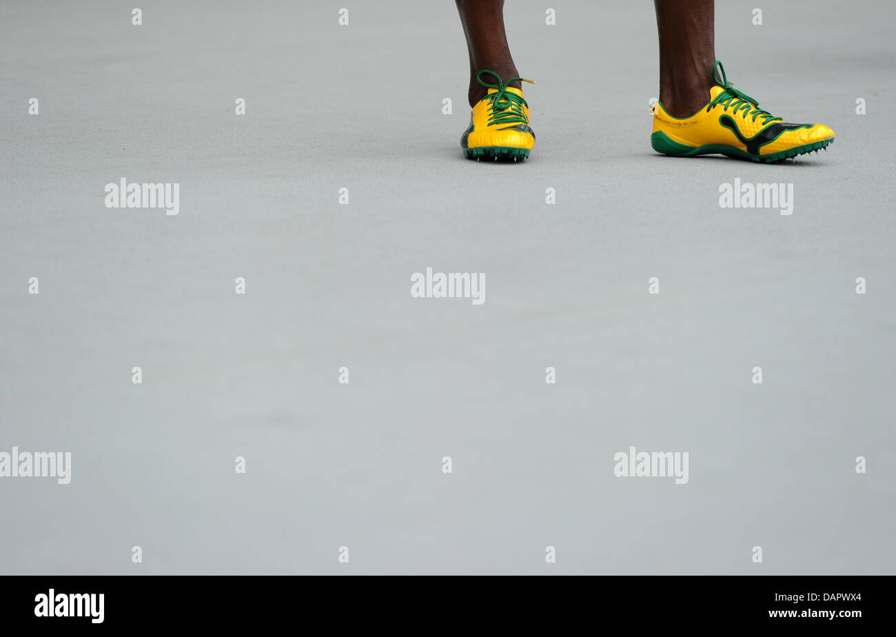 Sprint start feet -Fotos und -Bildmaterial in hoher Auflösung – Alamy
