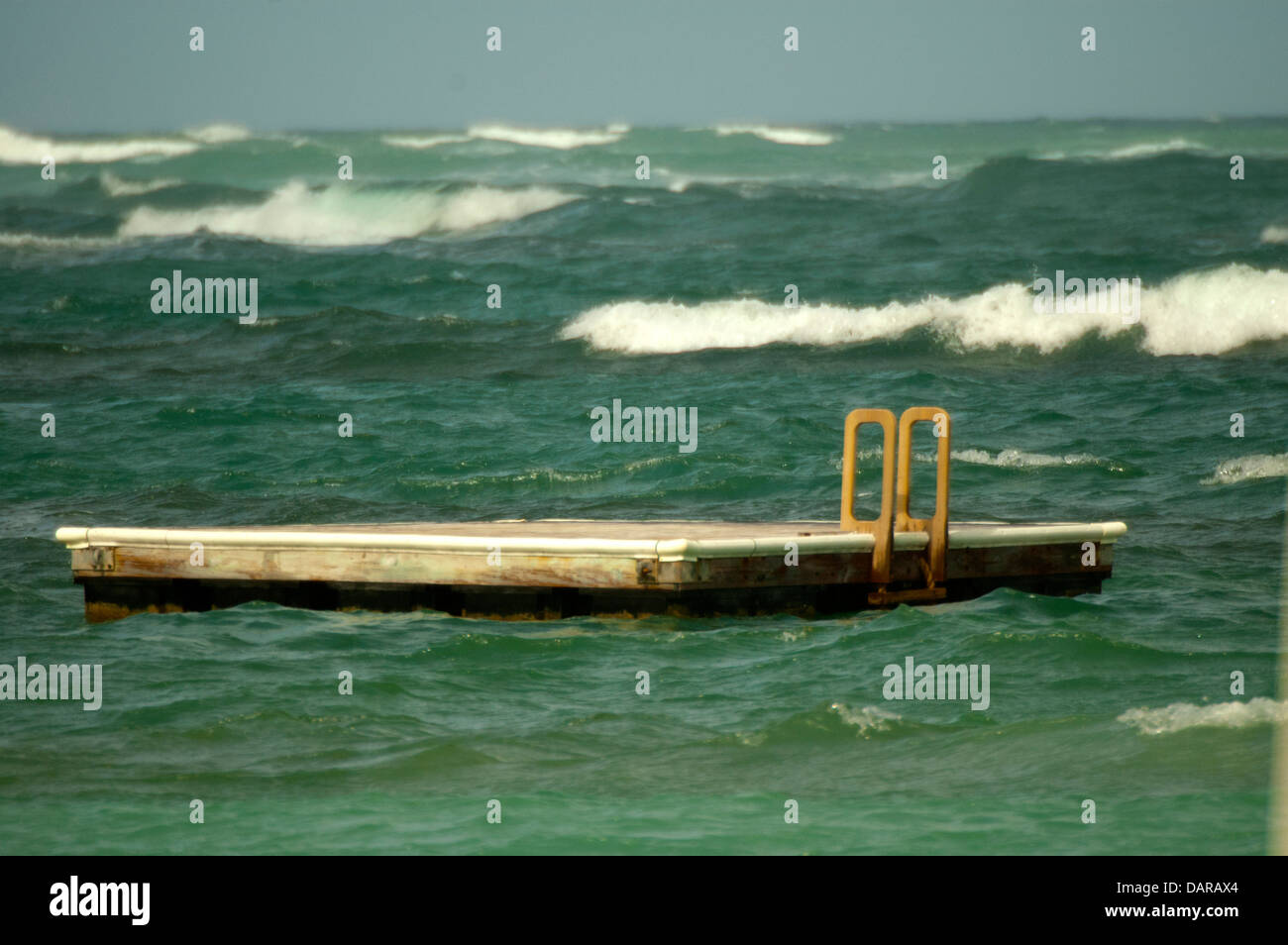 Swimming platform -Fotos und -Bildmaterial in hoher Auflösung – Alamy