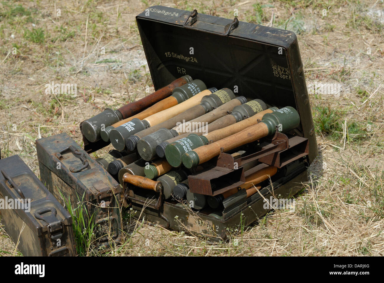Ww2 grenade -Fotos und -Bildmaterial in hoher Auflösung – Alamy
