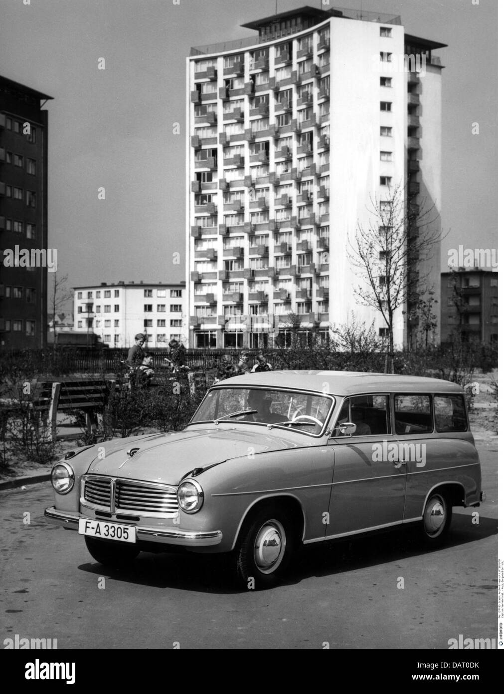 Borgward goliath -Fotos und -Bildmaterial in hoher Auflösung – Alamy