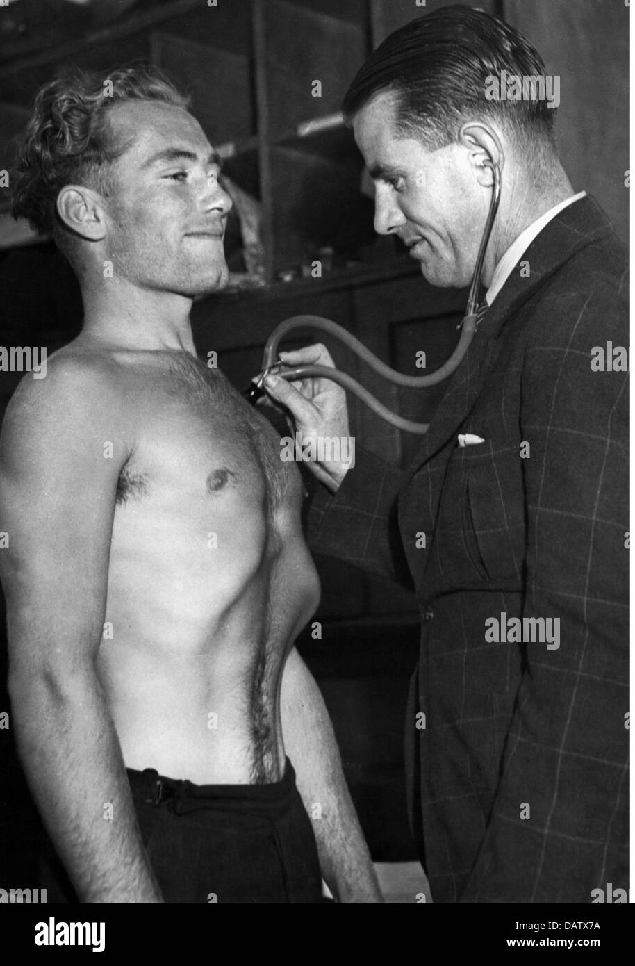 Sanitätsdienst 1940 -Fotos und -Bildmaterial in hoher Auflösung – Alamy