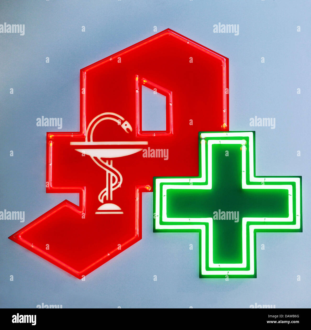 Internationales apothekenzeichen -Fotos und -Bildmaterial in hoher ...