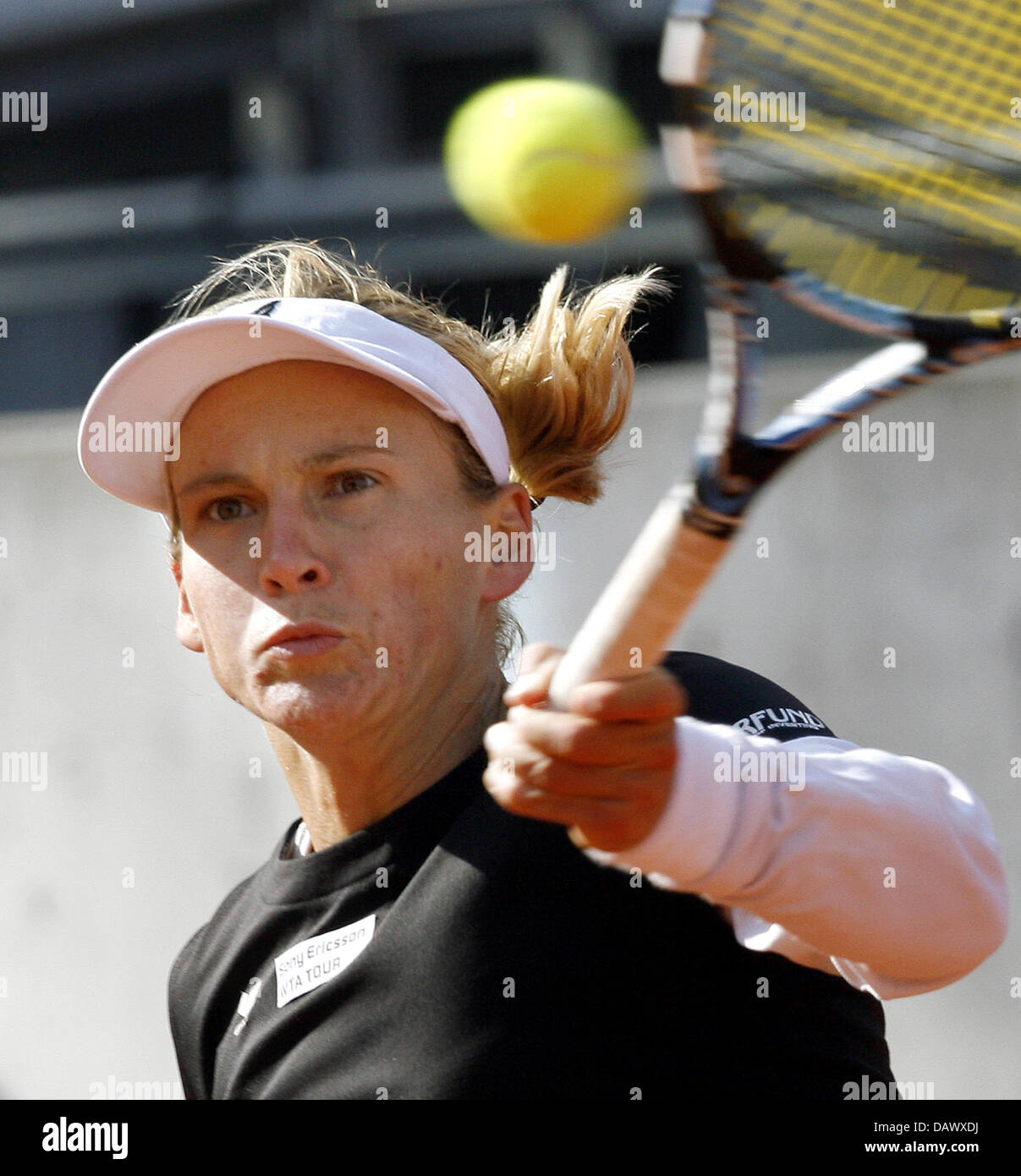 Österreichische Tennis spielt pro Sybille Bammer eine Vorhand in ihrem ...