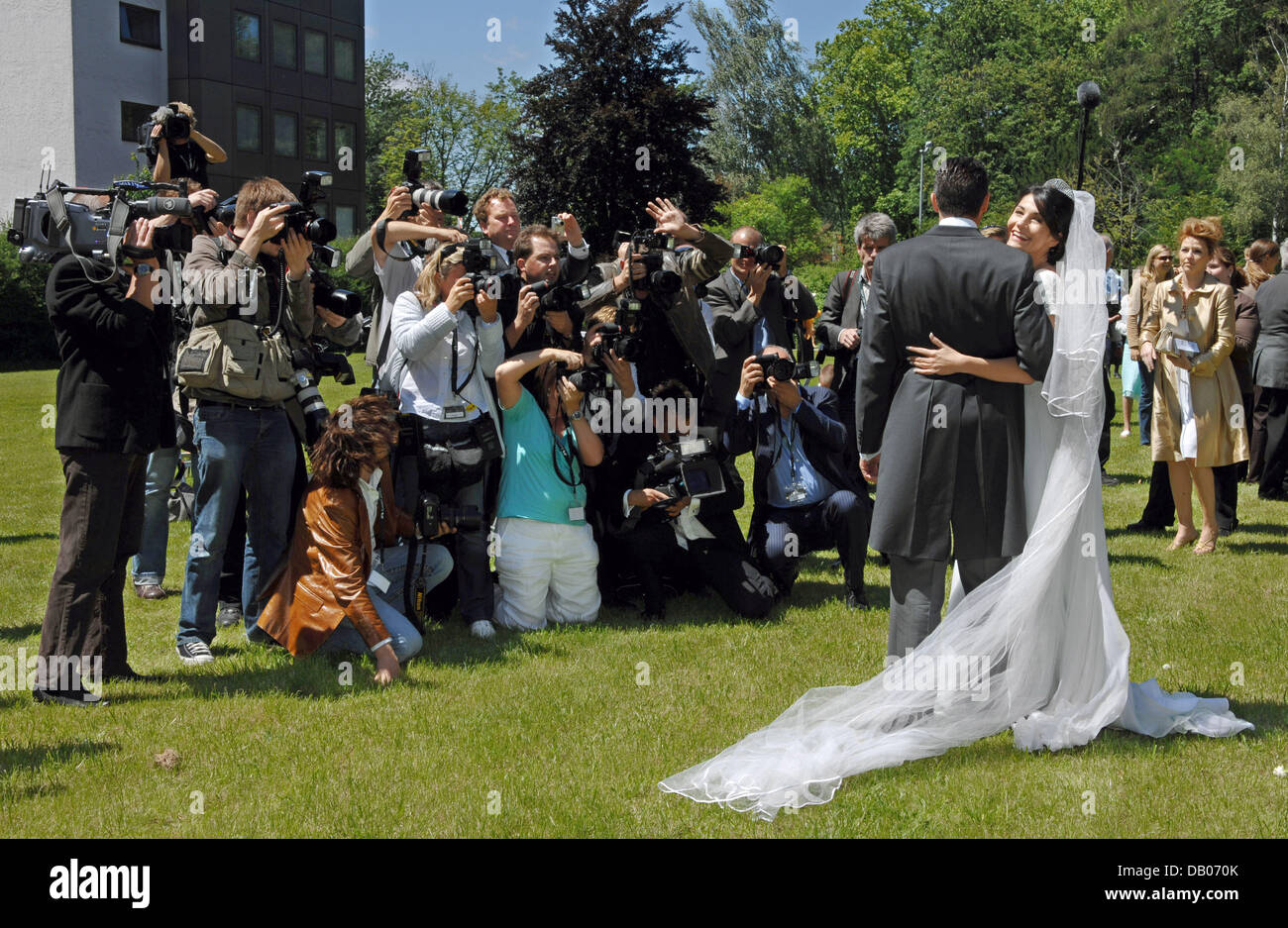 Die Neuvermählten, Schauspielerin Mariella Ahrens und Patrick Count ...