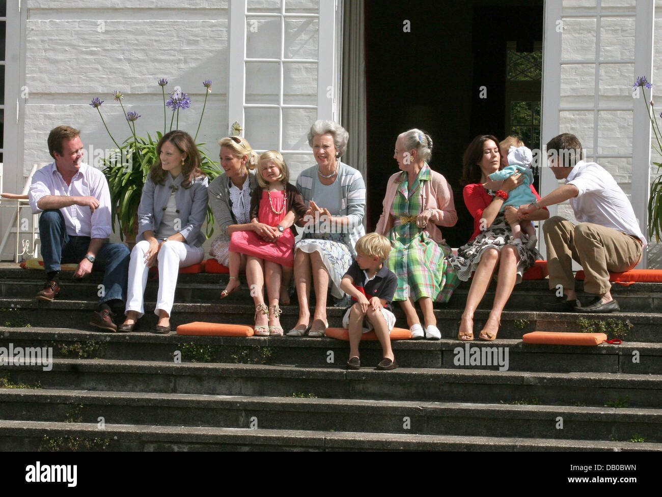(L-R) Prinz Gustav Zu Sayn-Wittgenstein-Berleburg, seine Freundin ...