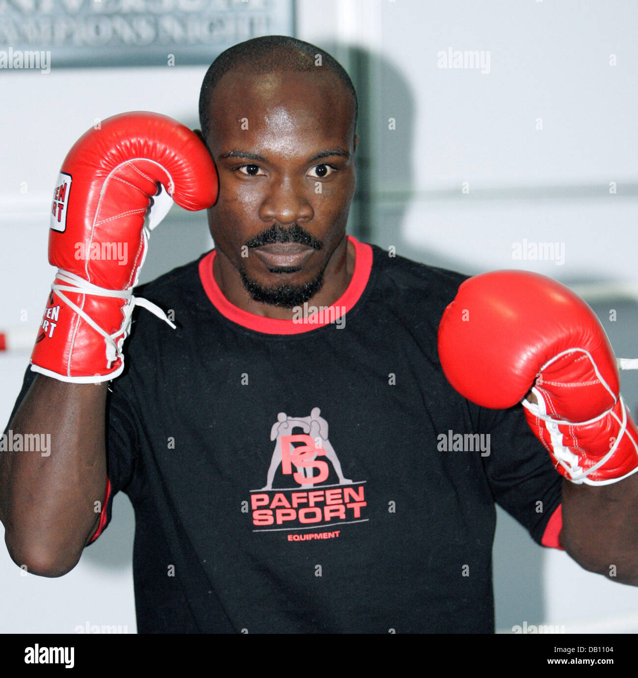 US-amerikanischer Boxer Randy Griffin stellt bei einem öffentlichen ...