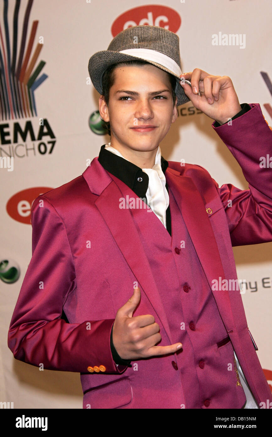 Deutscher Sänger und Schauspieler Jimi Blue Ochsenknecht stellt, wie er ...