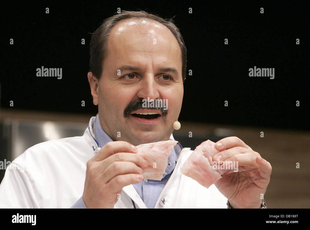 German tv cook -Fotos und -Bildmaterial in hoher Auflösung – Alamy