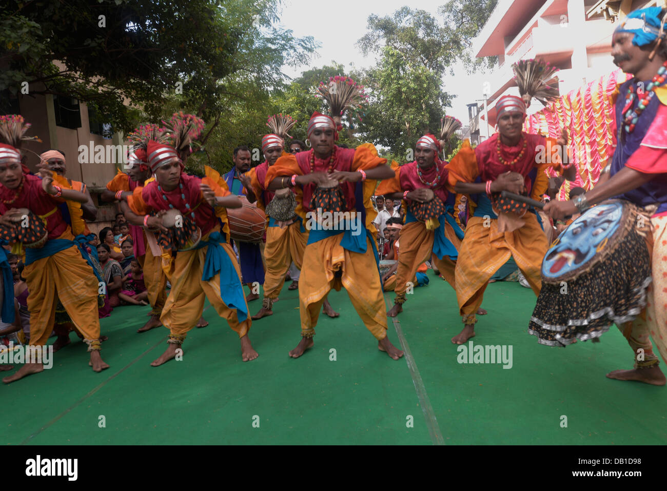 Demon dance -Fotos und -Bildmaterial in hoher Auflösung – Alamy
