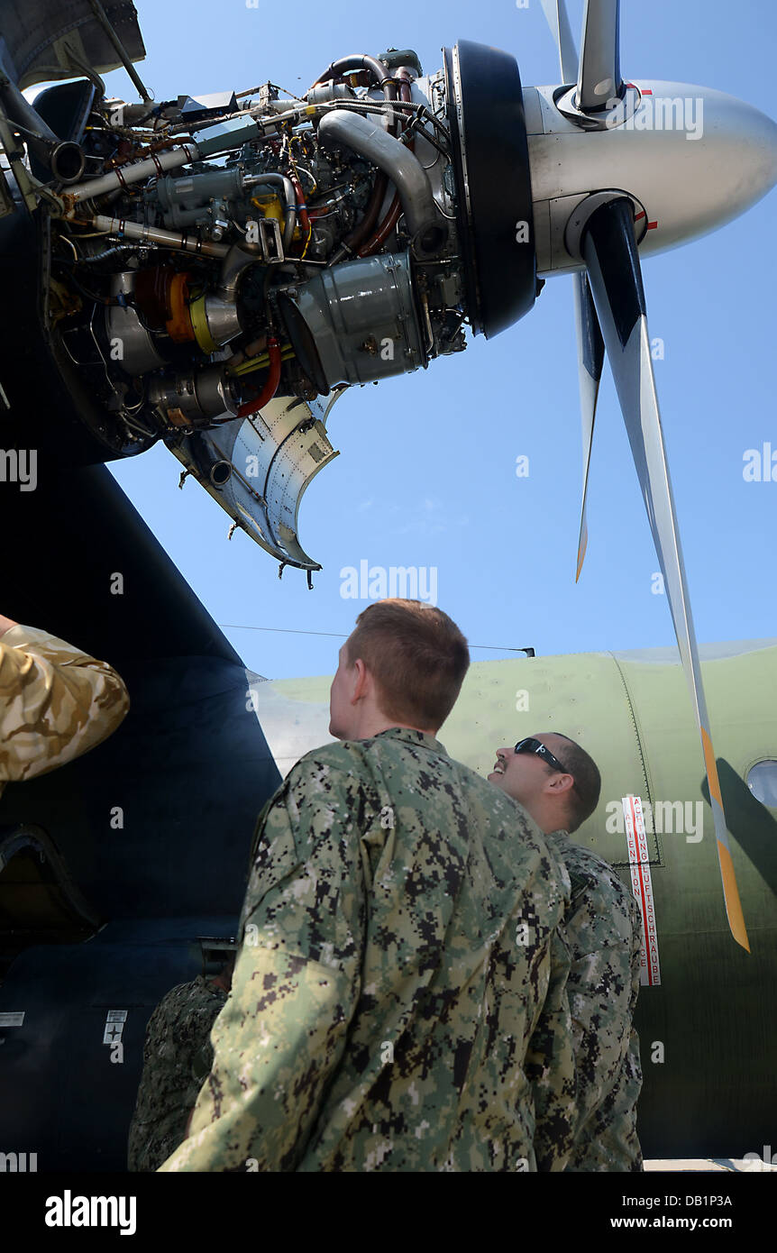 Matrosen zugewiesen der goldenen Schwertkämpfer der Patrol Squadron (VP ...