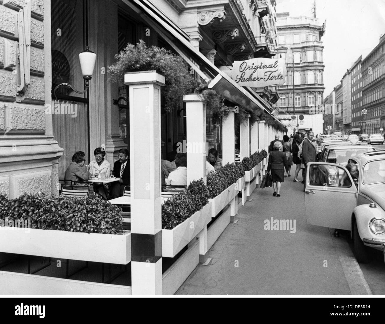Café der 1970er jahre -Fotos und -Bildmaterial in hoher Auflösung – Alamy