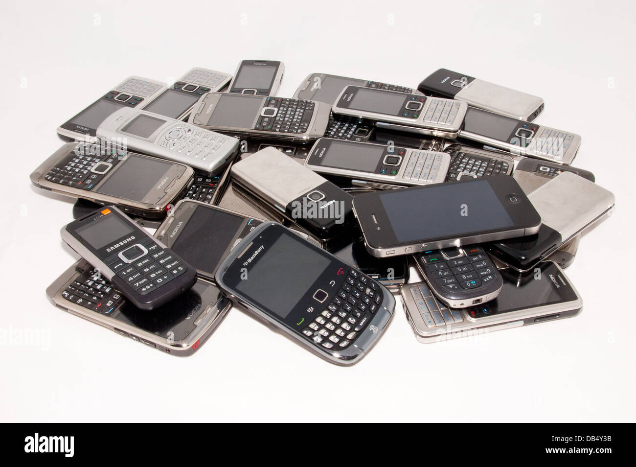 Recycling von mobiltelefonen -Fotos und -Bildmaterial in hoher ...