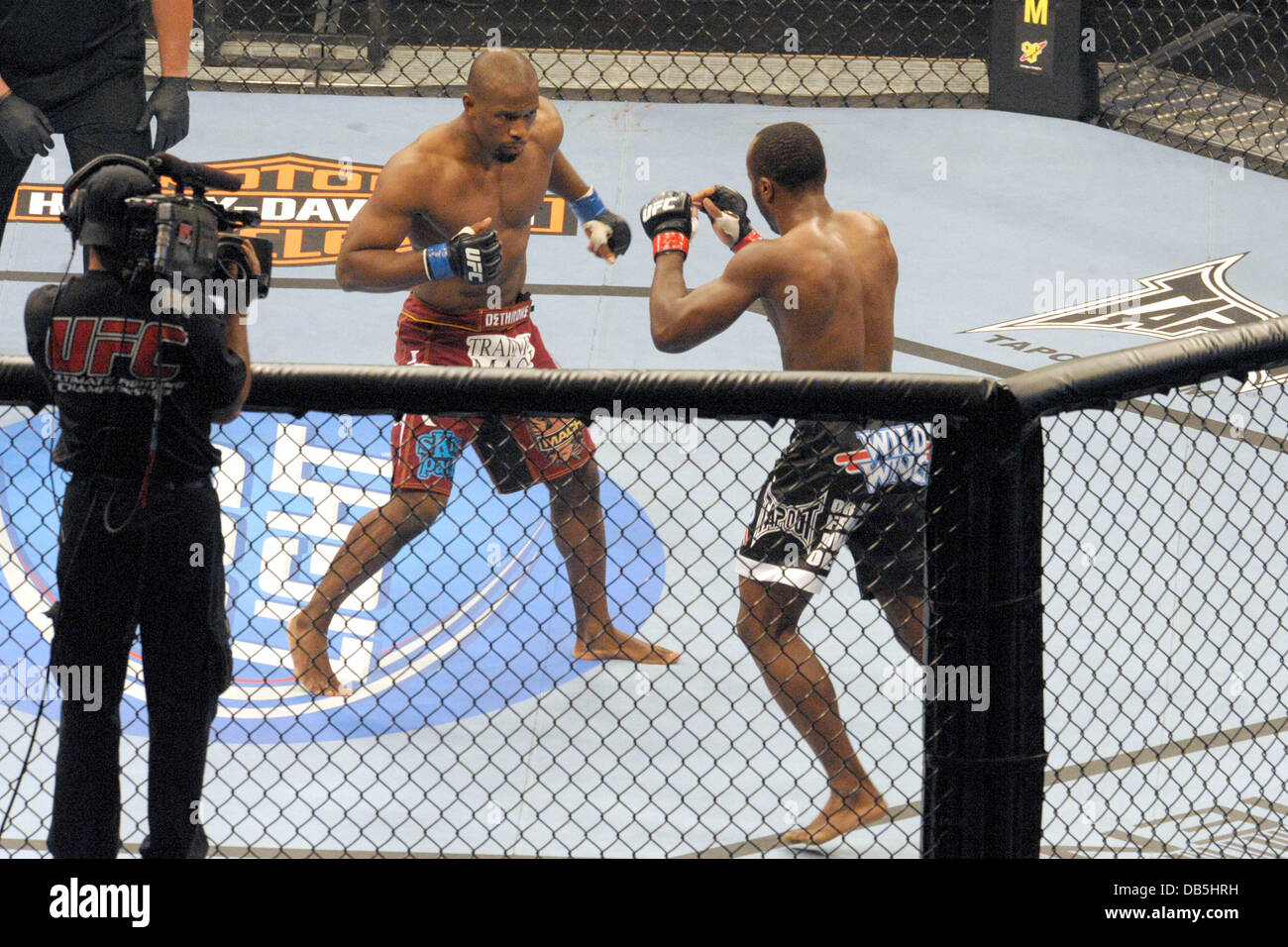 Daniel Roberts Vs Claude Patrick UFC 129 - Weltergewicht Kampf statt im ...