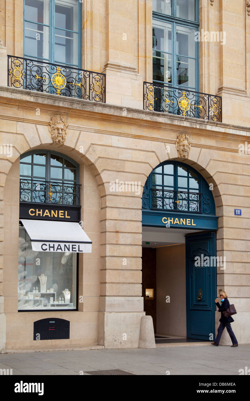 Chanel boutique paris -Fotos und -Bildmaterial in hoher Auflösung – Alamy