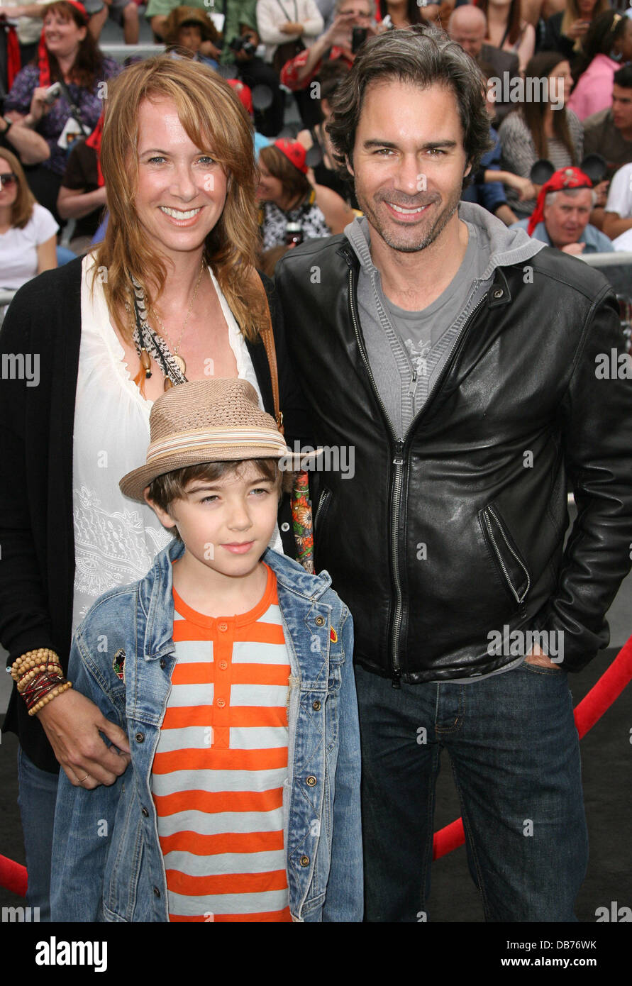 Eric mccormack and family -Fotos und -Bildmaterial in hoher Auflösung ...
