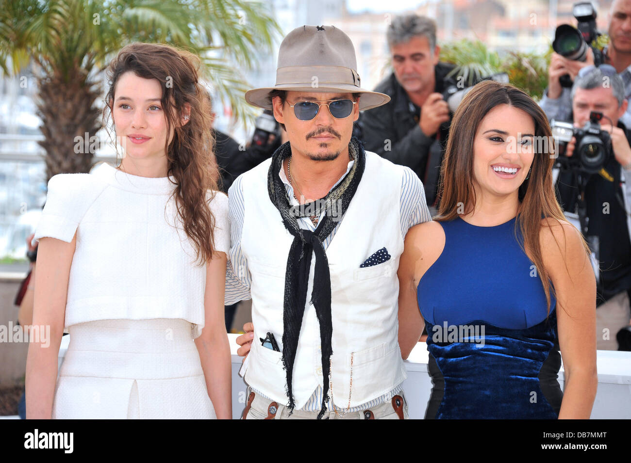 Astrid berges frisbey and johnny depp -Fotos und -Bildmaterial in hoher ...