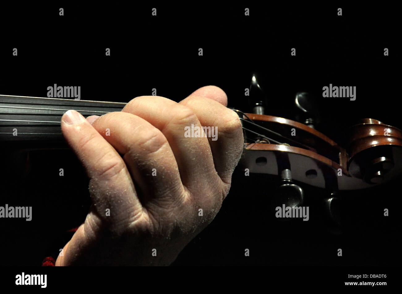 Klassischer geiger -Fotos und -Bildmaterial in hoher Auflösung – Alamy