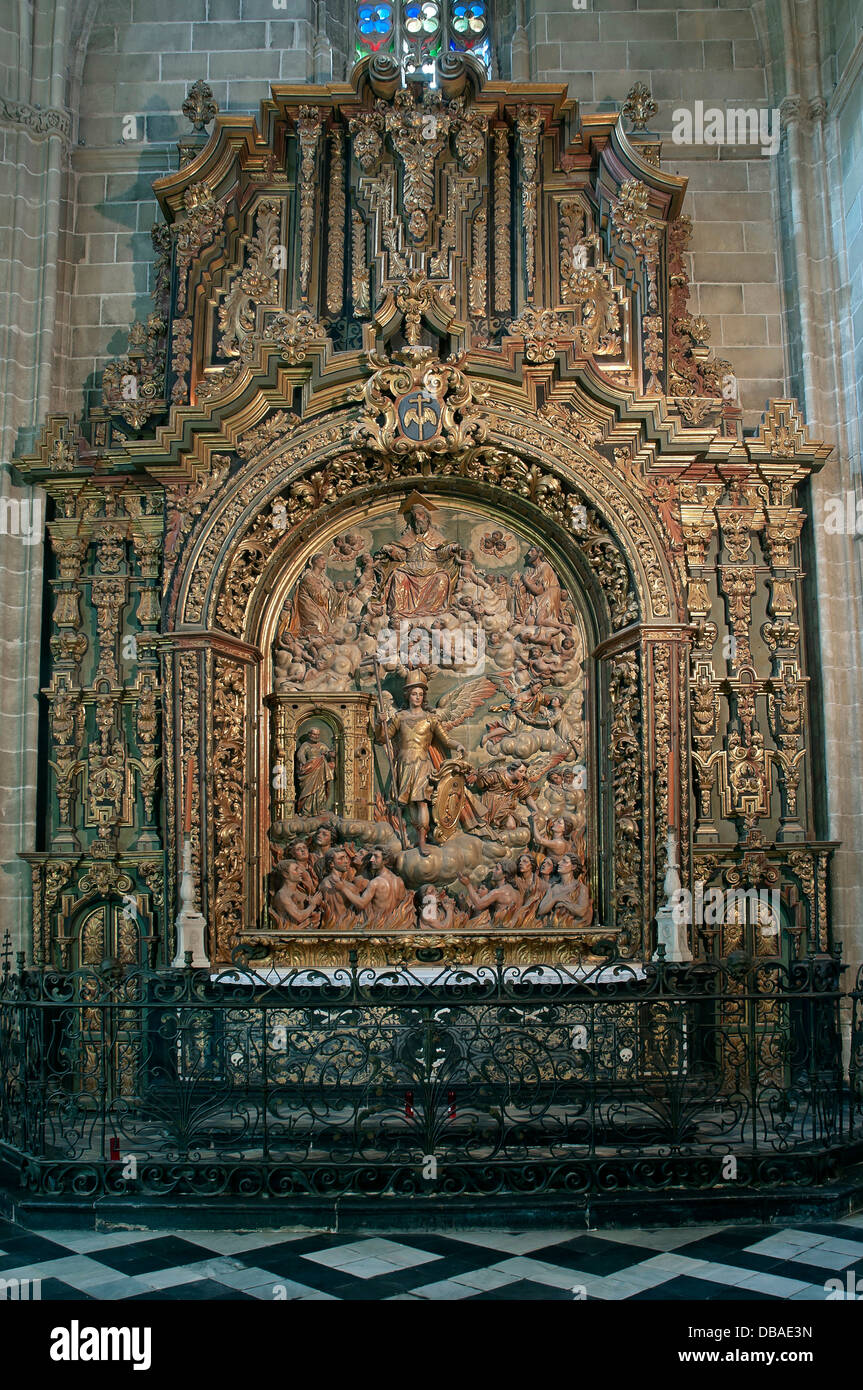 Heiliger michael erzengel kirche -Fotos und -Bildmaterial in hoher ...
