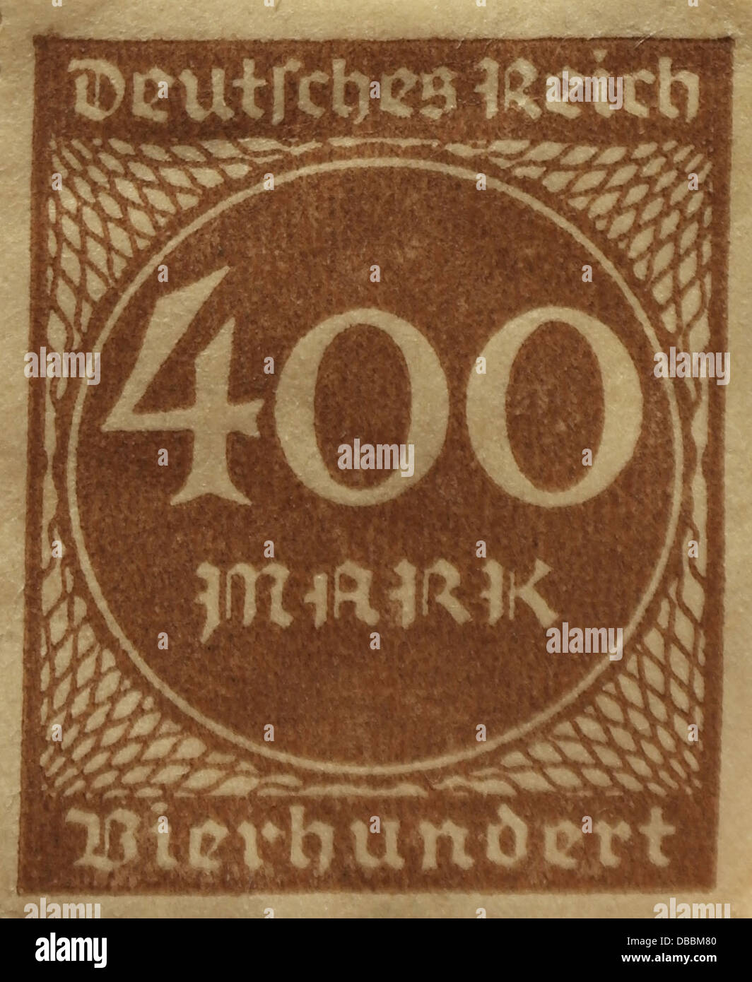 Braun 400 hundert Mark Briefmarke aus der Zeit 1921-24, wenn ...