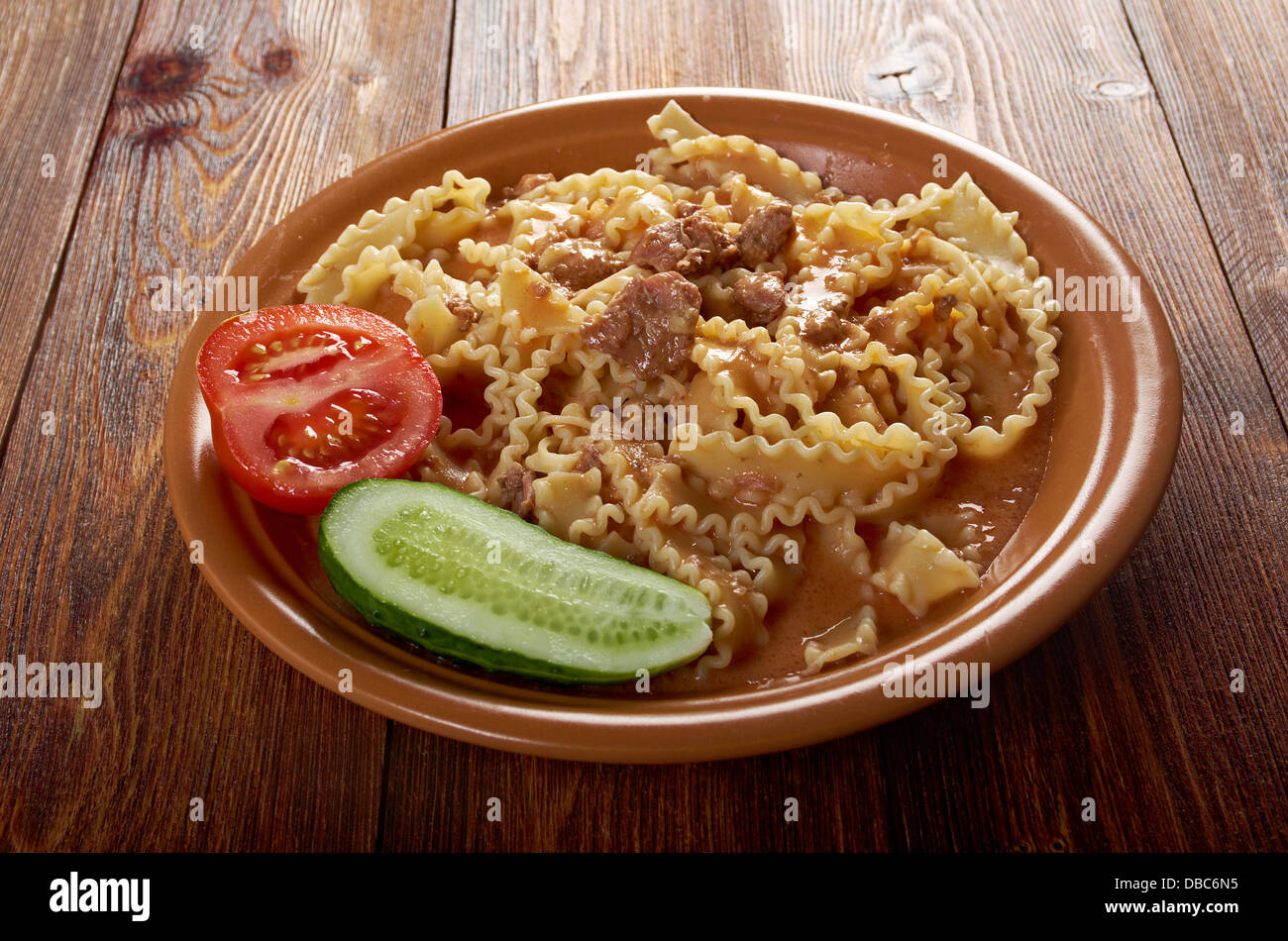 Pasta mit rindfleisch -Fotos und -Bildmaterial in hoher Auflösung – Alamy