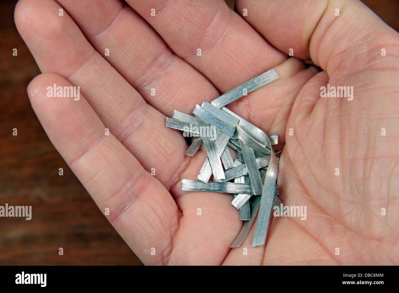 Magnesium metal -Fotos und -Bildmaterial in hoher Auflösung – Alamy