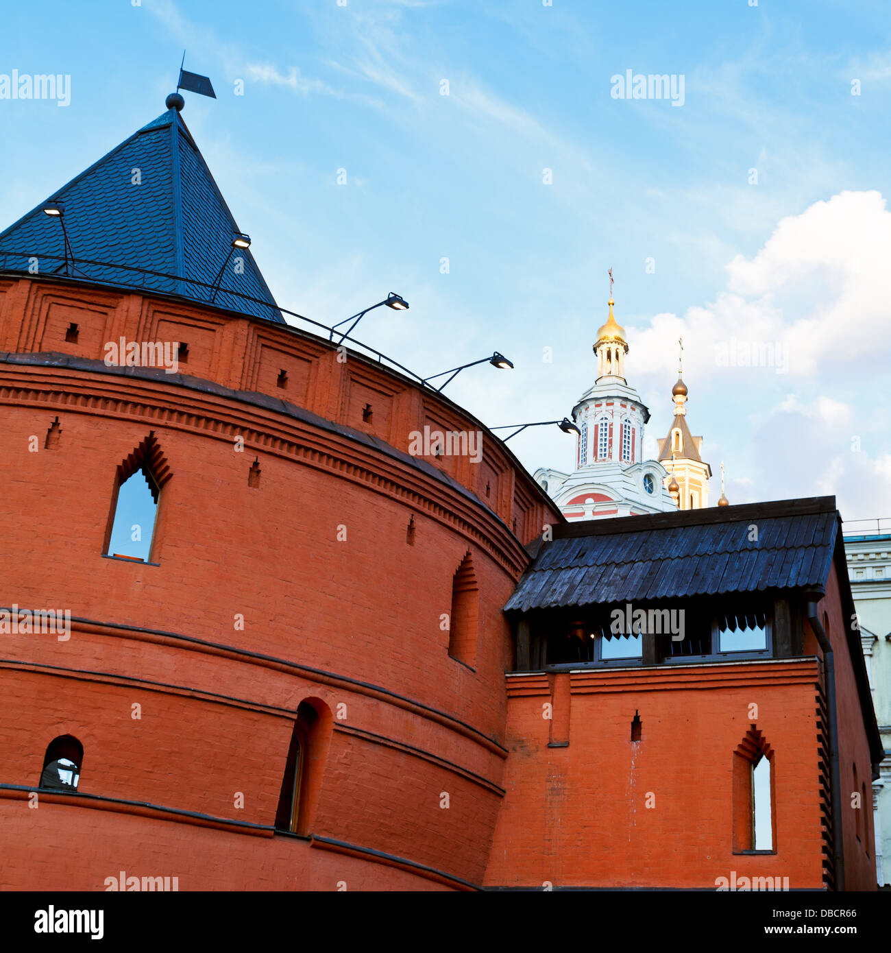 alten Stadtmauer der historischen Kitay-Gorod und Türme des ...
