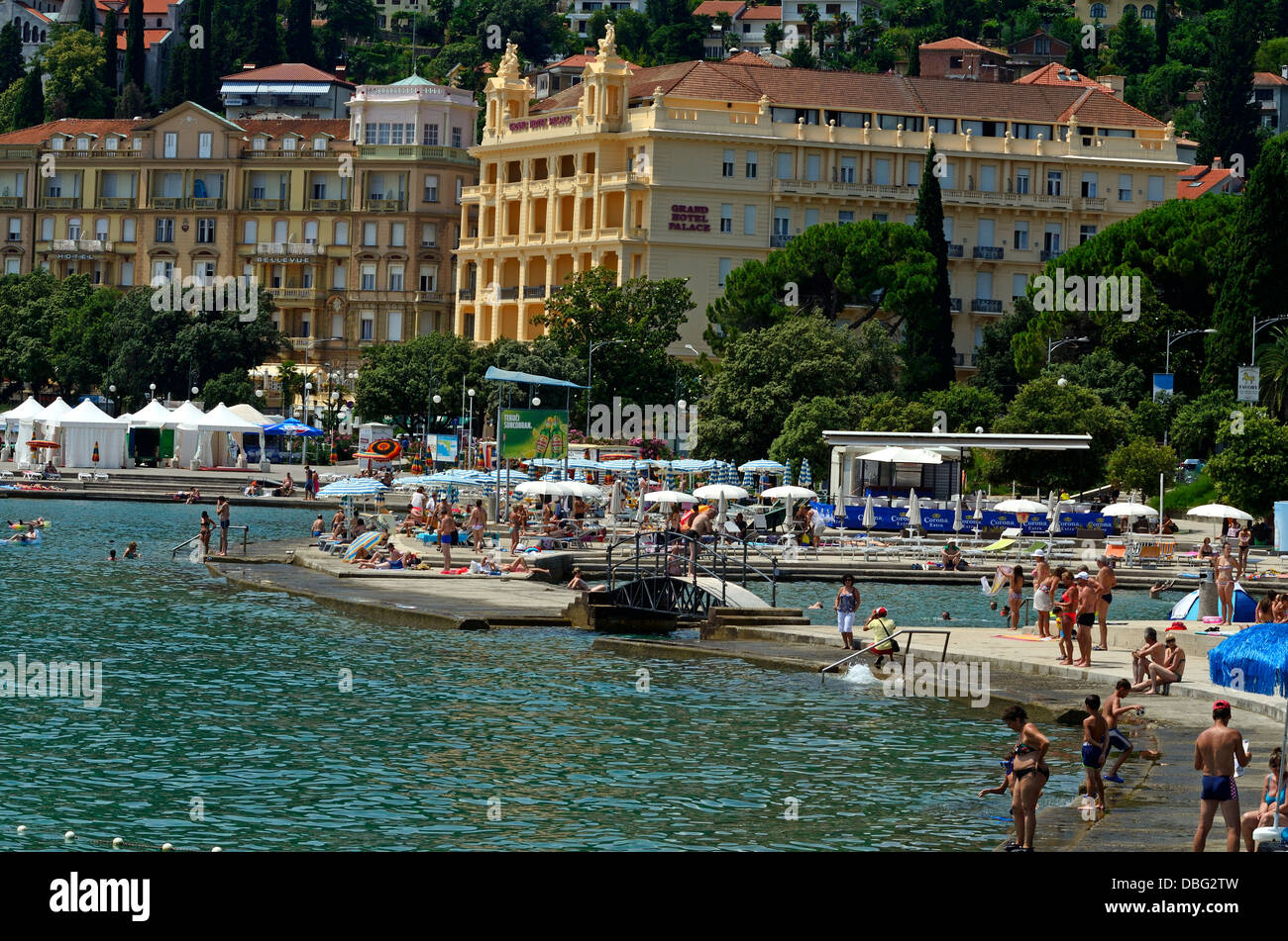 Kroatien-Opatija-Adria Küste öffentlichen Strand Stockfotografie - Alamy