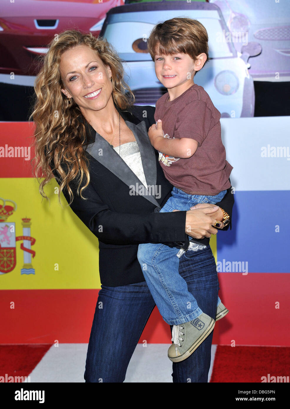Sheryl Crow und ihr Sohn Wyatt der Los-Angeles-premiere von "Cars 2" im ...