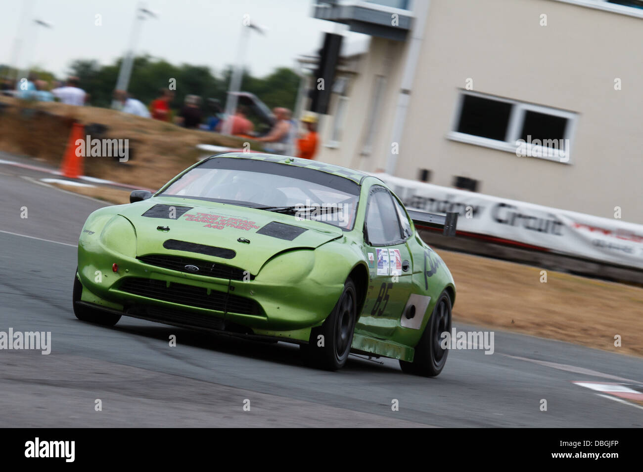 Ein Auto nehmen Abschied in einem Sprint-Event am Wellenplan Circuit ...