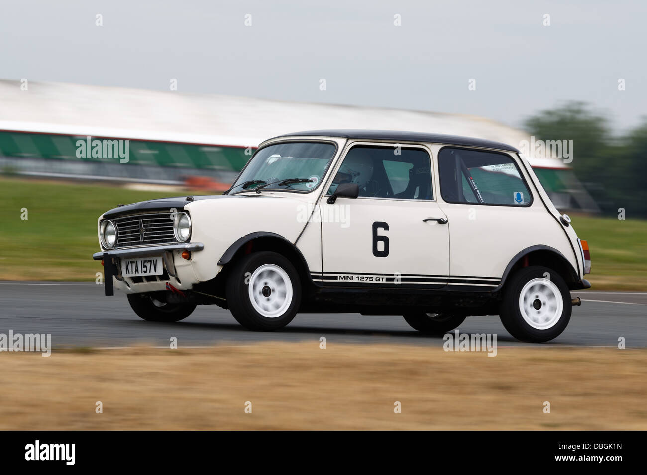 Ein Auto nehmen Abschied in einem Sprint-Event am Wellenplan Circuit ...