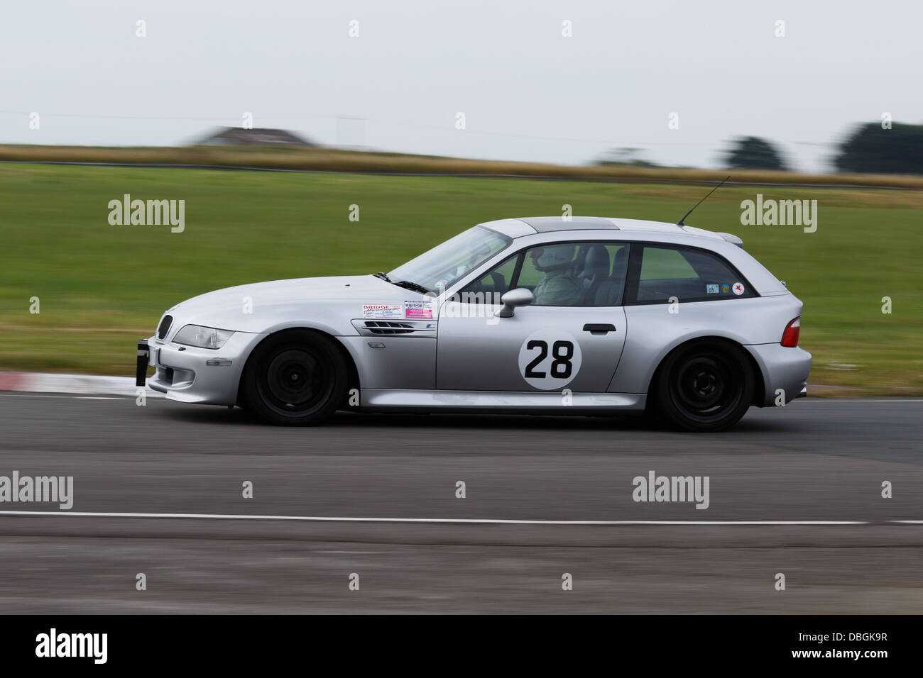 Ein Auto nehmen Abschied in einem Sprint-Event am Wellenplan Circuit ...