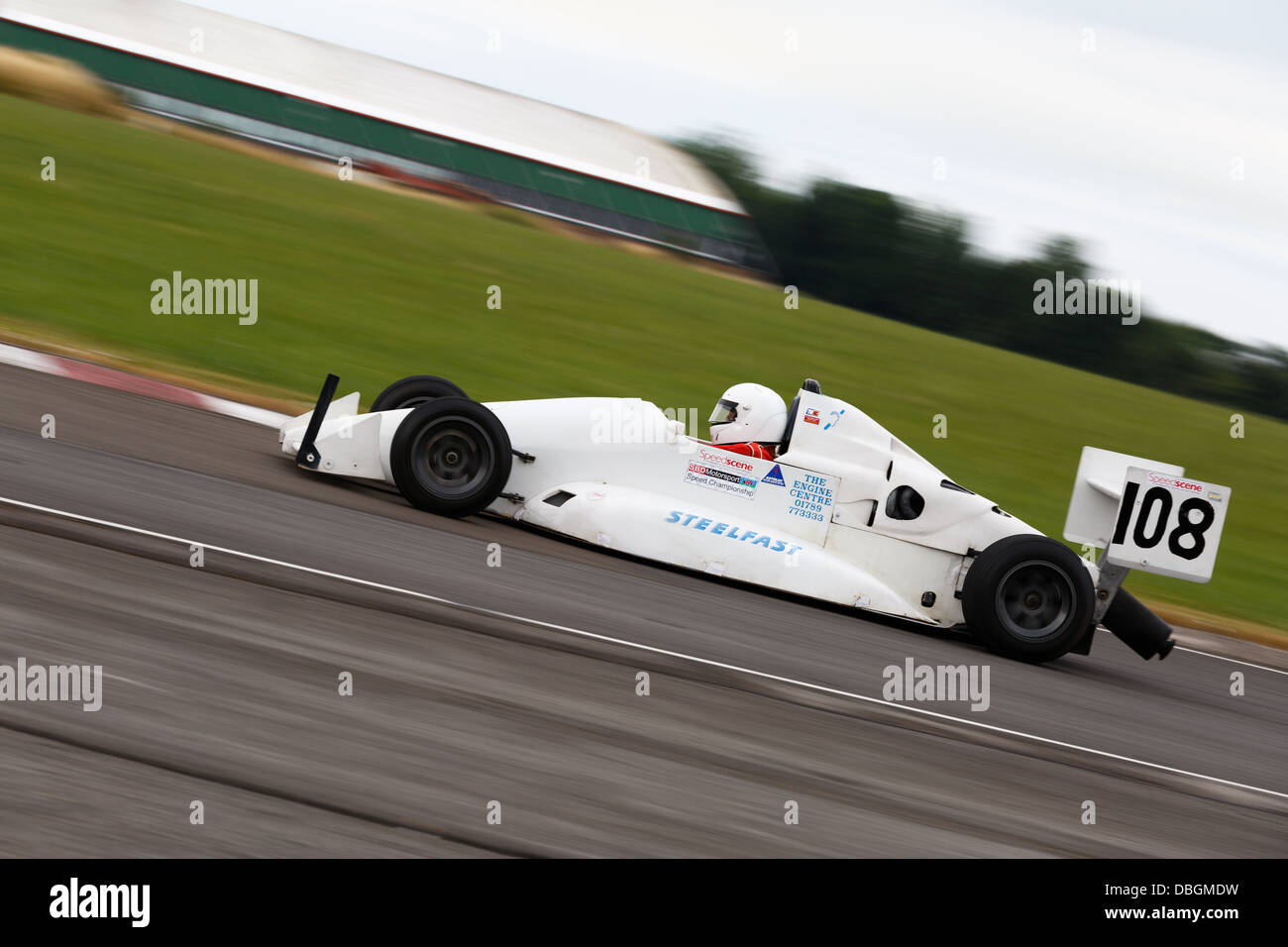 Ein Auto nehmen Abschied in einem Sprint-Event am Wellenplan Circuit ...