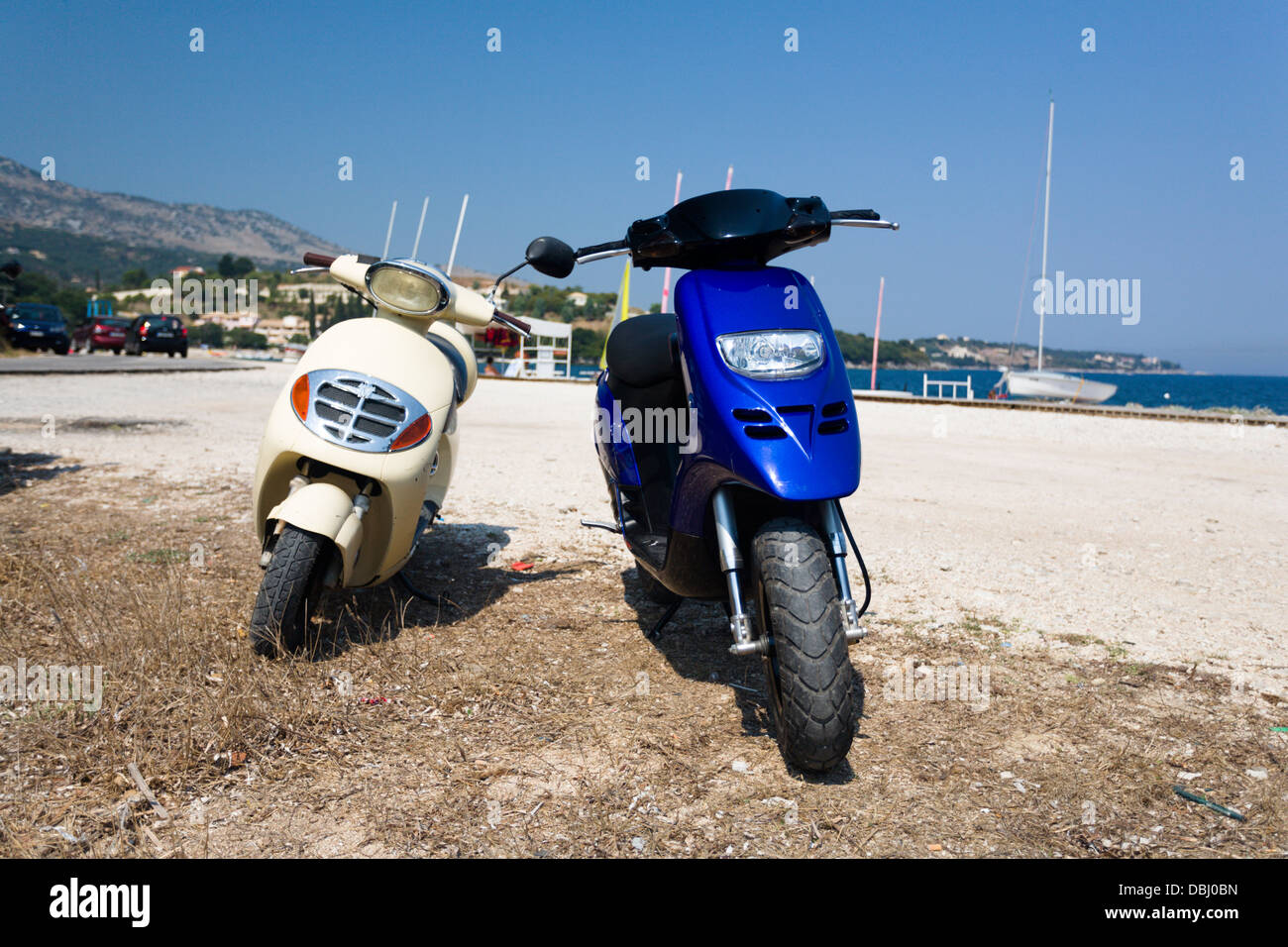 Moped am strand -Fotos und -Bildmaterial in hoher Auflösung – Alamy