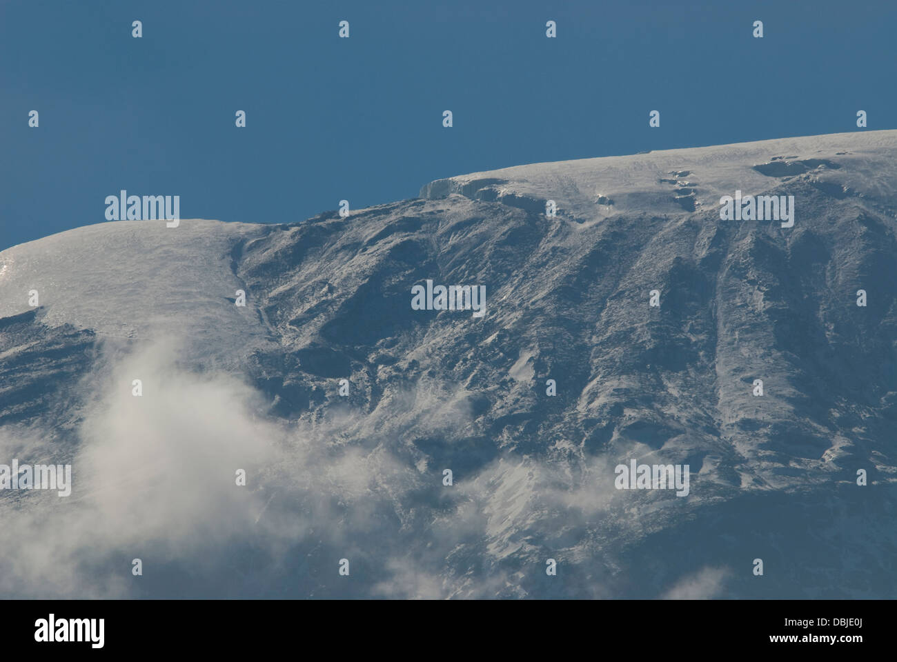 Mt kilimanjaro view kibo peak -Fotos und -Bildmaterial in hoher ...