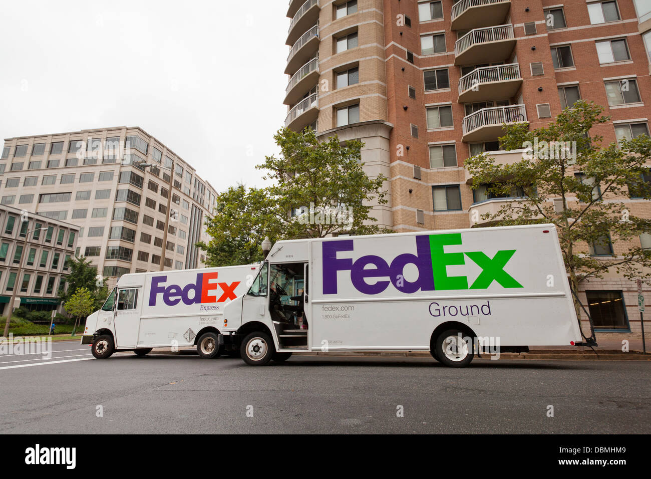 Fedex Trucks Stockfotos und -bilder Kaufen - Alamy