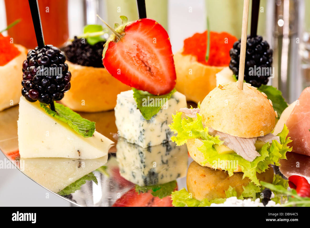 CANape mit Fleisch Gemüse und Meeresfrüchten Stockfotografie - Alamy
