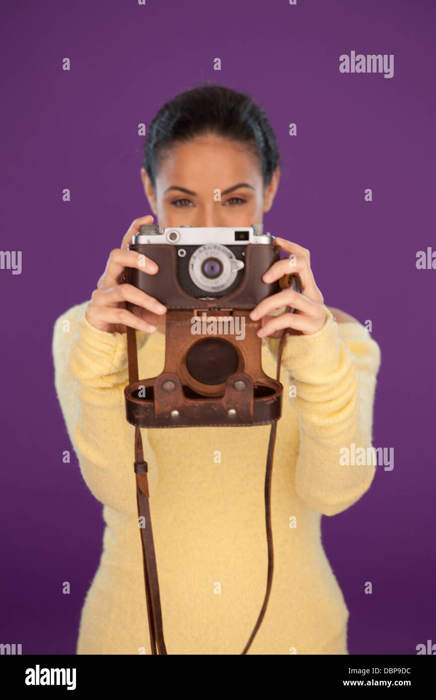 Old woman laughing vintage -Fotos und -Bildmaterial in hoher Auflösung – Alamy