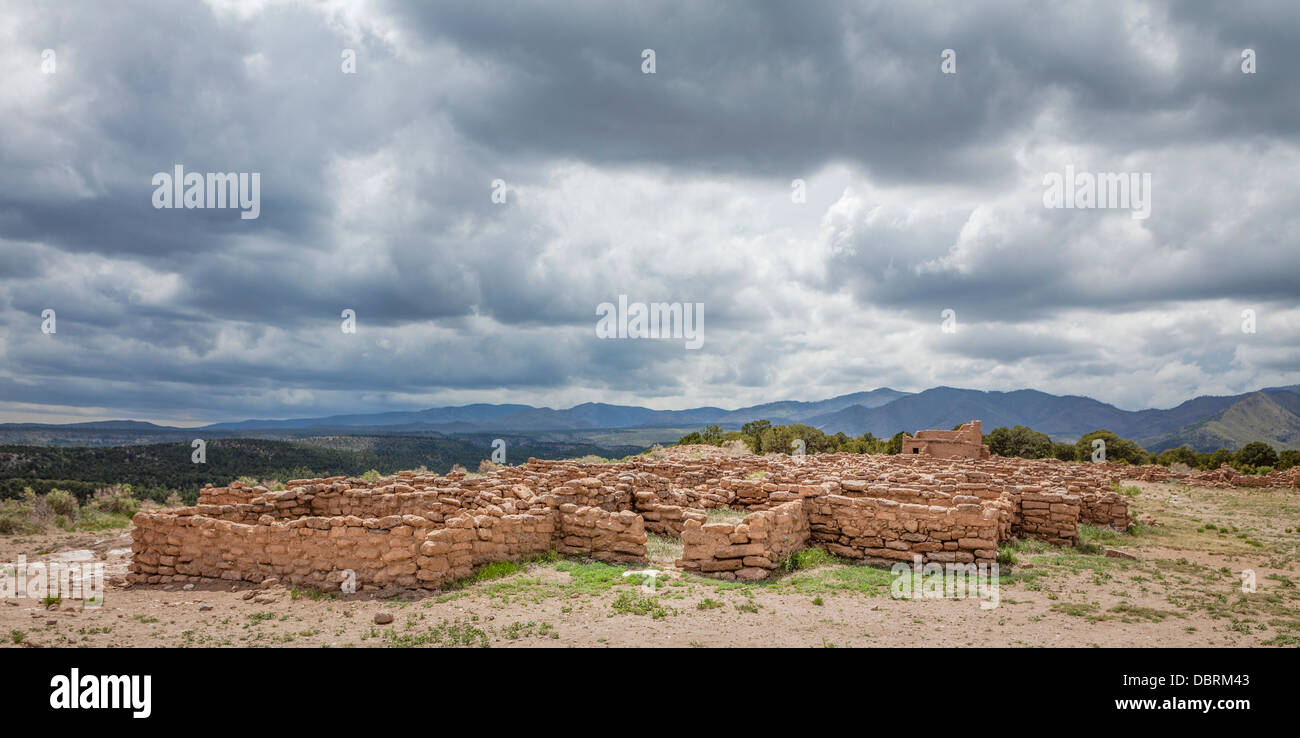 Pueblo Indian Puye Cliff Dwellings, New Mexico, USA Stockfotografie - Alamy