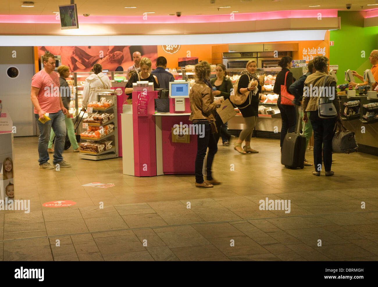 Albert heijn supermarket -Fotos und -Bildmaterial in hoher Auflösung ...