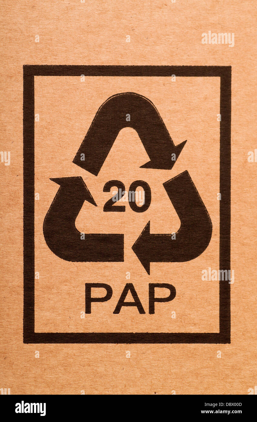 Pap recycling contaner -Fotos und -Bildmaterial in hoher Auflösung – Alamy