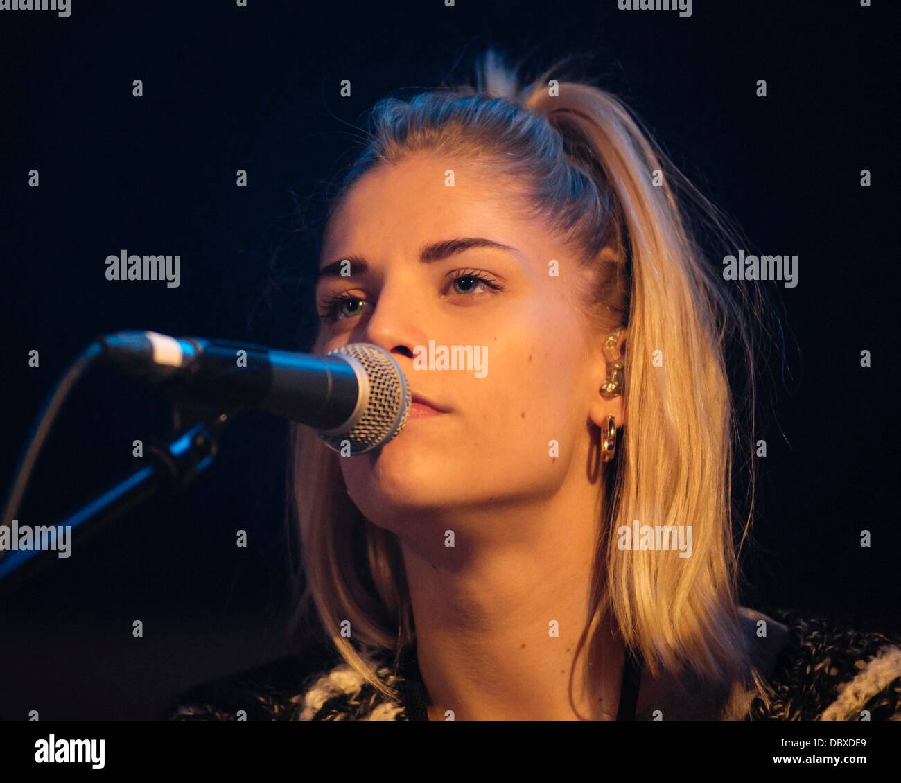 London grammar hannah reid -Fotos und -Bildmaterial in hoher Auflösung ...
