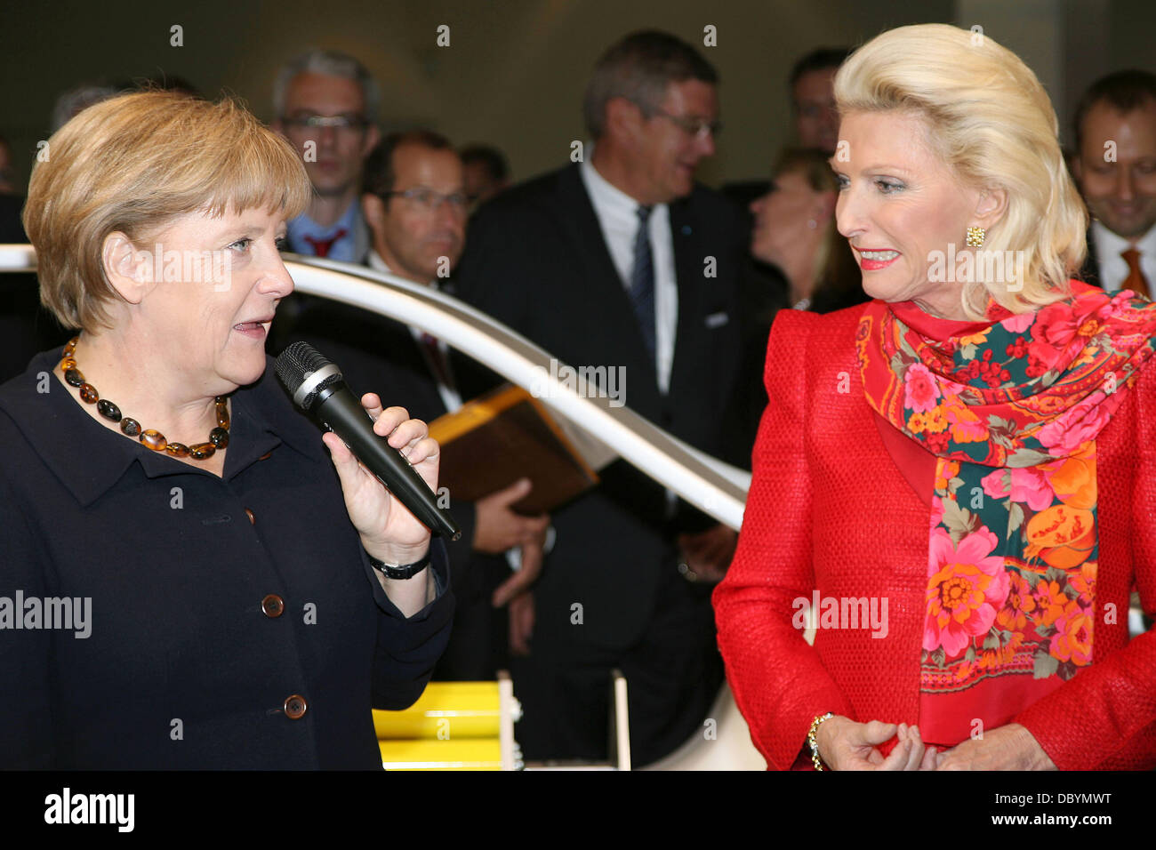 Kanzler von Deutschland, Angela Merkel besucht IAA Frankfurt am Main ...