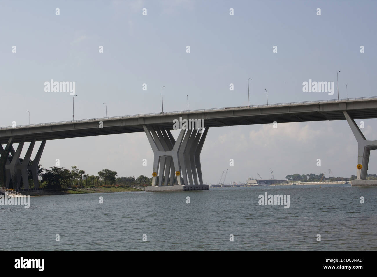 Spannweite von Benjamin Sheares Bridge in Singapur und seine ...