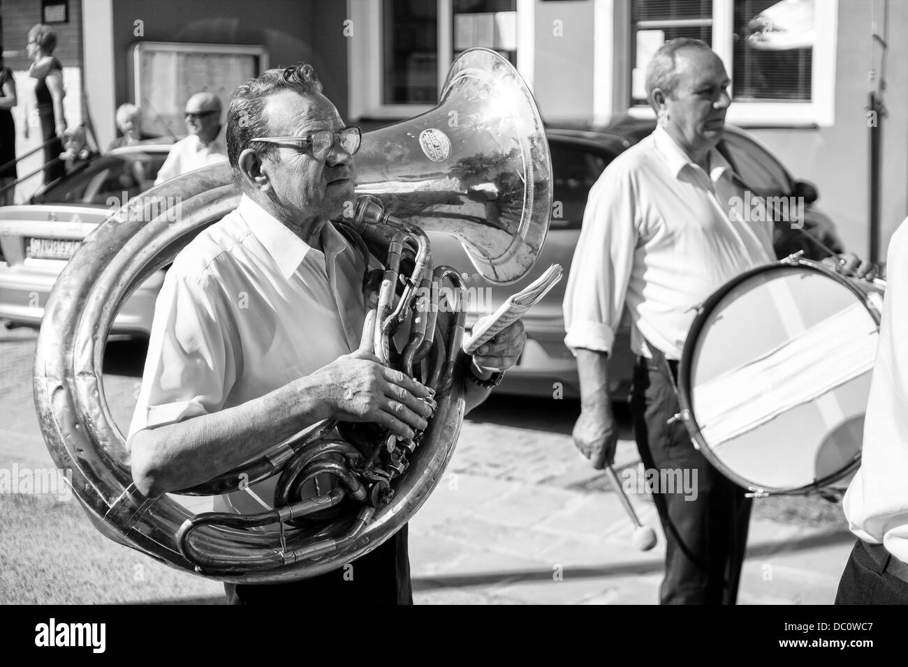 Musiker blasinstrument -Fotos und -Bildmaterial in hoher Auflösung – Alamy