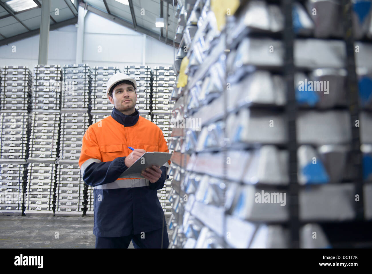 Lager Mann Stockfotos und -bilder Kaufen - Alamy