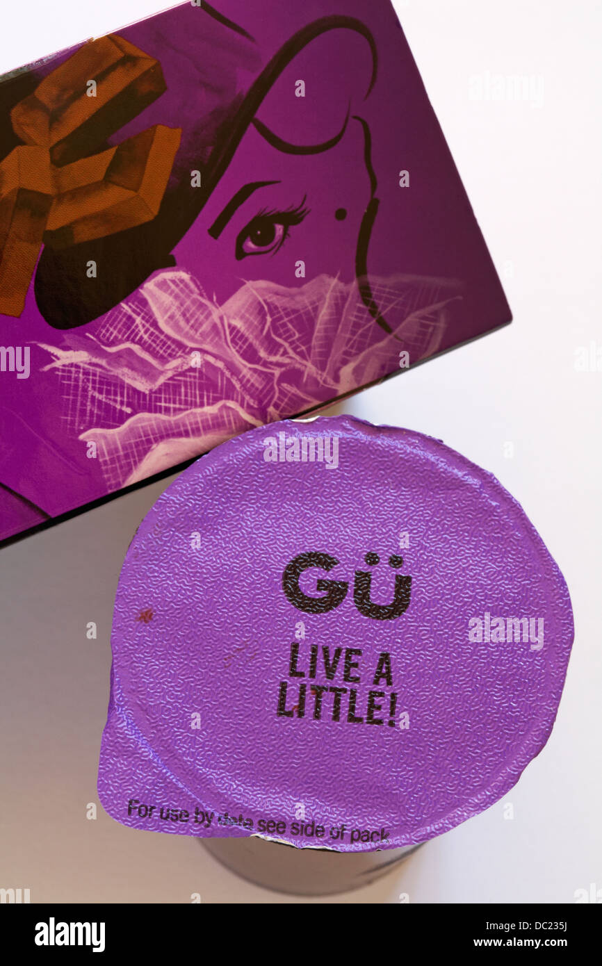 Gu schokolade ganache mini puds -Fotos und -Bildmaterial in hoher ...