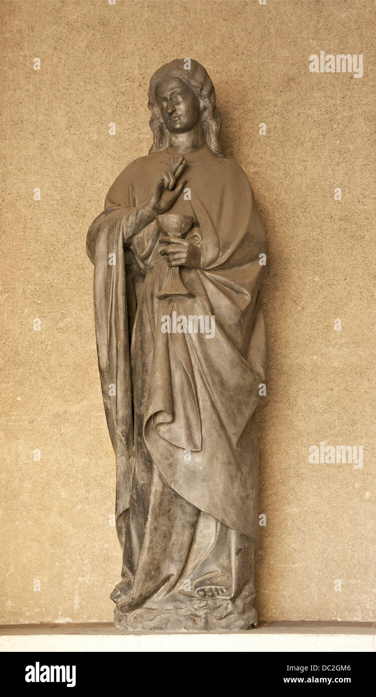 Saint john the evangelist -Fotos und -Bildmaterial in hoher Auflösung – Alamy