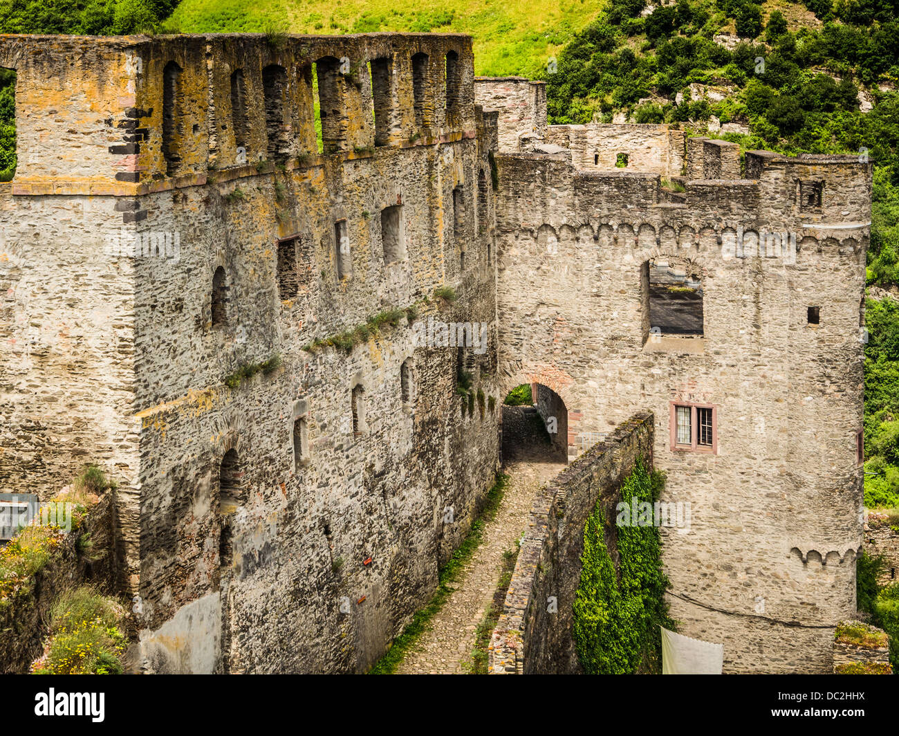 Die Ruinen der Burg Rheinfels in St. Goar, Deutschland Stockfotografie ...