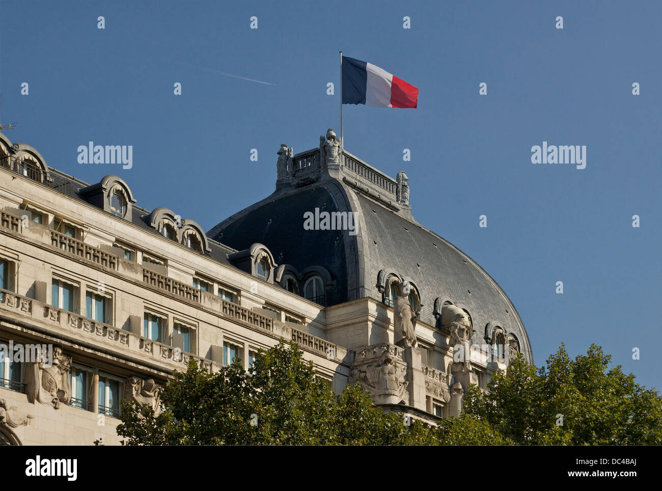 Cercle militaire -Fotos und -Bildmaterial in hoher Auflösung – Alamy