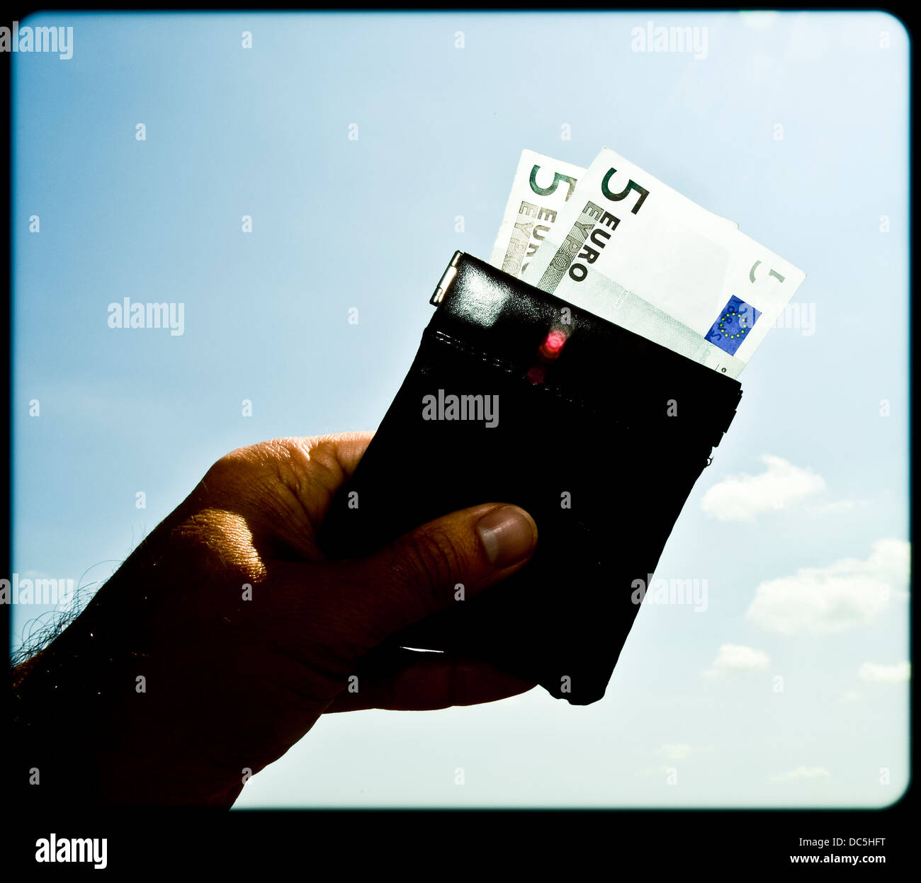 Five euro banknote -Fotos und -Bildmaterial in hoher Auflösung – Alamy